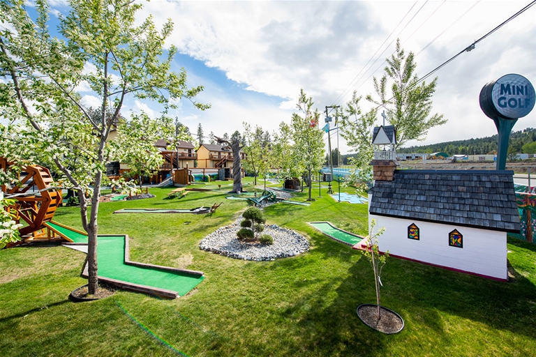 Elizabeth Lake Lodge