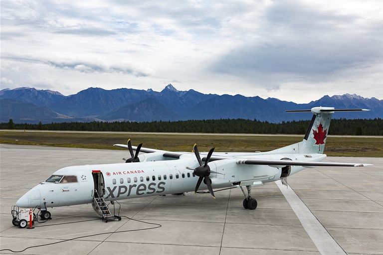 Canadian Rockies International Airport (YXC)