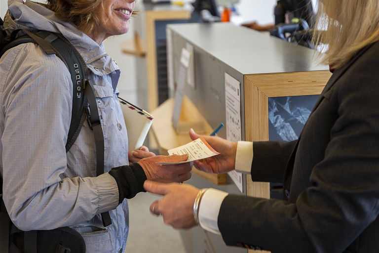 Canadian Rockies International Airport (YXC)